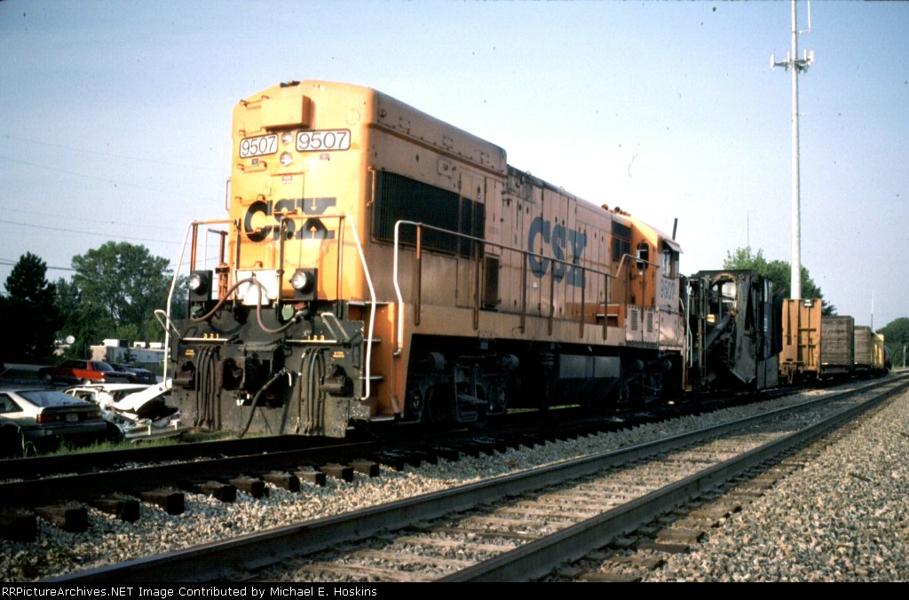 CSX 9507 with Jordan Spreader